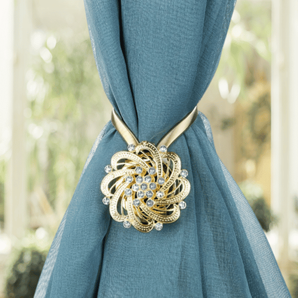 Embrasse rideau aimantée fleur : design floral et fixation facile